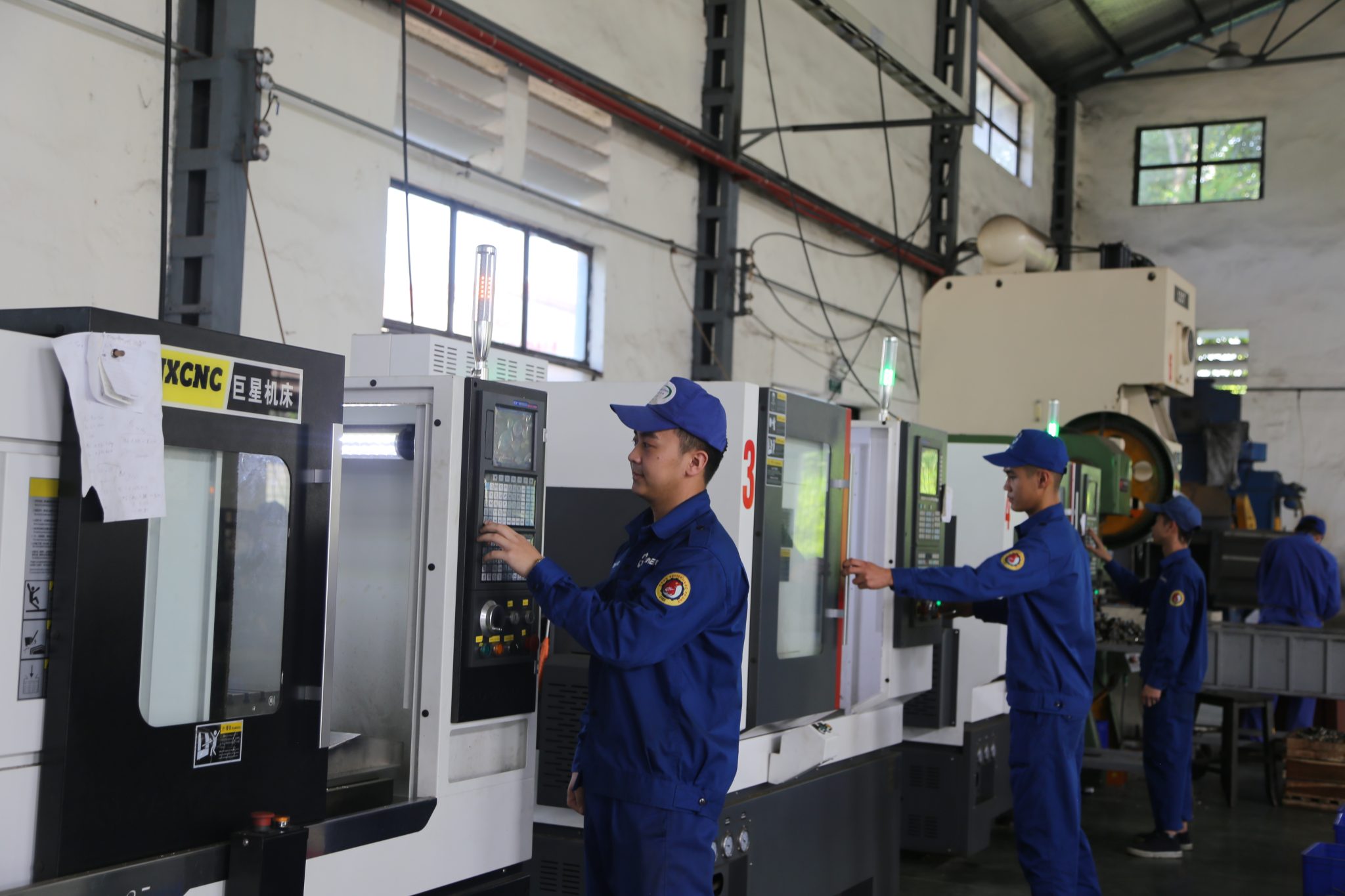 CNC Precision Machining - 83 MEC